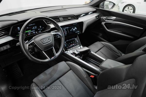Ауди E-Tron 2022 в Таллин на AUTOMOTO.COM.LV Ауди E-Tron 2022 в Таллин, объемом двигателя 0.00 л и пробегом 42 тыс. км за 32900 €, фото 9 на AUTOMOTO.COM.LV