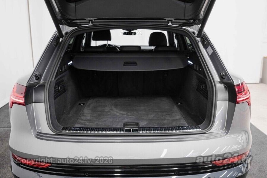 Audi E-Tron 2022 Tallina, ar dzinēja tilpumu 0.00 L un nobraukumu 42 tūkst. km par 32900 €, foto 16 vietnē AUTOMOTO.COM.LV