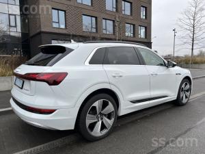 White Audi E-Tron 2019 in Riga, with an engine capacity of 0.00 L and mileage of 135 thousand km for 26900 €, photo  on AUTOMOTO.COM.LV