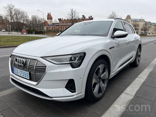 Белый Ауди E-Tron 2019 в Рига, объемом двигателя 0.00 л и пробегом 135 тыс. км за 26900 €, фото 3 на AUTOMOTO.COM.LV