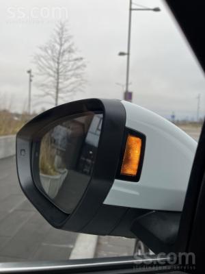 White Audi E-Tron 2019 in Riga, with an engine capacity of 0.00 L and mileage of 135 thousand km for 26900 €, photo 13 on AUTOMOTO.COM.LV
