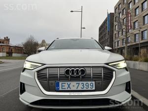 White Audi E-Tron 2019 in Riga, with an engine capacity of 0.00 L and mileage of 135 thousand km for 26900 €, photo 21 on AUTOMOTO.COM.LV