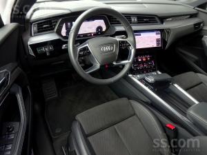 White Audi E-Tron 2019 in Riga, with an engine capacity of 0.00 L and mileage of 98 thousand km for 25500 €, photo 7 on AUTOMOTO.COM.LV