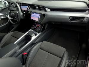 White Audi E-Tron 2019 in Riga, with an engine capacity of 0.00 L and mileage of 98 thousand km for 25500 €, photo 9 on AUTOMOTO.COM.LV
