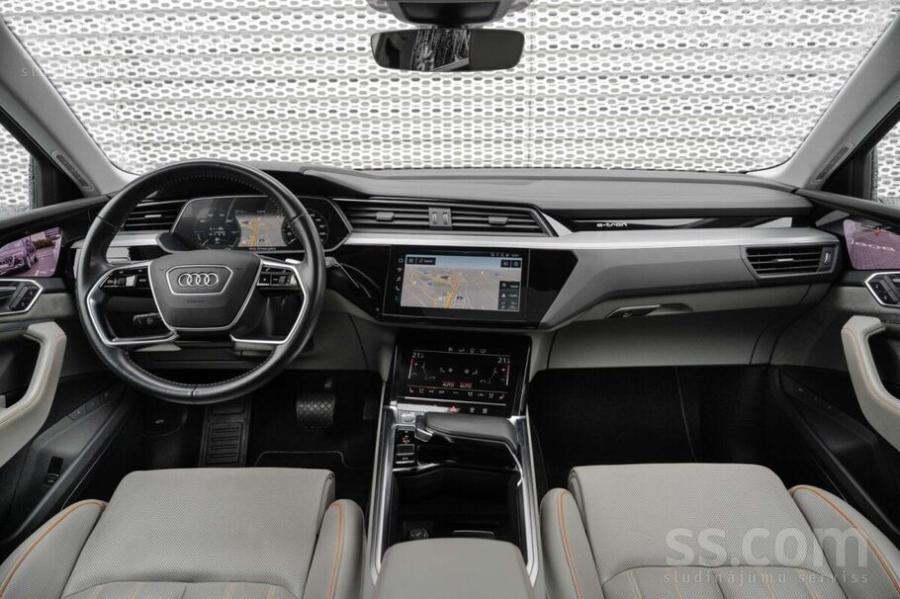 Balts Audi E-Tron 2020 Rīga, ar dzinēja tilpumu 0.00 L un nobraukumu 70 tūkst. km par 29900 €, foto 7 vietnē AUTOMOTO.COM.LV