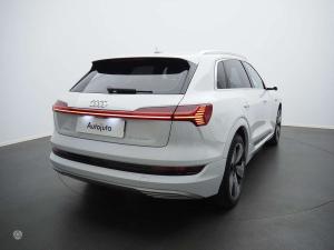 Balts Audi E-Tron 2020 Viļņa, ar dzinēja tilpumu 0.00 L un nobraukumu 61 tūkst. km par 33900 €, foto 4 vietnē AUTOMOTO.COM.LV