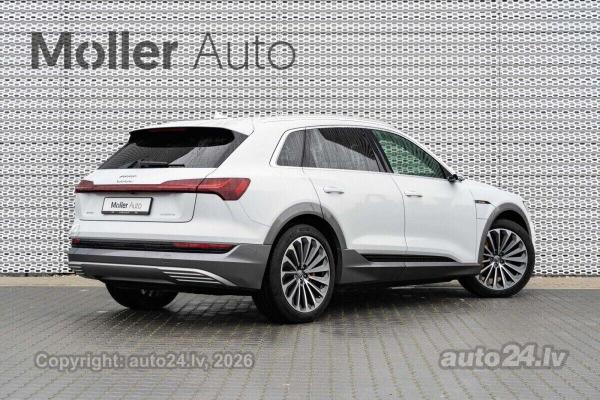 Balts Audi E-Tron 2020 Rīga, ar dzinēja tilpumu 0.10 L un nobraukumu 70 tūkst. km par 27900 €, foto 4 vietnē AUTOMOTO.COM.LV