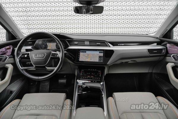 Balts Audi E-Tron 2020 Rīga, ar dzinēja tilpumu 0.10 L un nobraukumu 70 tūkst. km par 27900 €, foto 6 vietnē AUTOMOTO.COM.LV