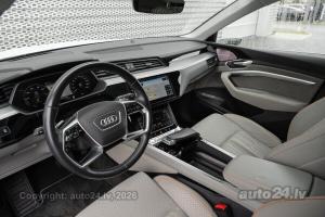 White Audi E-Tron 2020 in Riga, with an engine capacity of 0.10 L and mileage of 70 thousand km for 27900 €, photo 13 on AUTOMOTO.COM.LV