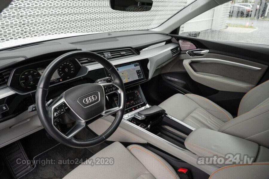 White Audi E-Tron 2020 in Riga, with an engine capacity of 0.10 L and mileage of 70 thousand km for 27900 €, photo 13 on AUTOMOTO.COM.LV