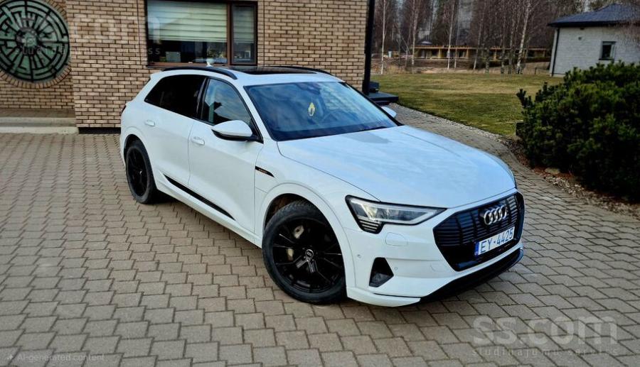 White Audi E-Tron 2020 in Riga, with an engine capacity of 0.00 L and mileage of 132 thousand km for 28000 €, photo 1 on AUTOMOTO.COM.LV