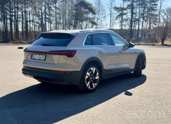 Balts Audi E-Tron 2020 Jūrmala, ar dzinēja tilpumu 0.00 L un nobraukumu 160 tūkst. km par 24900 €, foto 4 vietnē AUTOMOTO.COM.LV