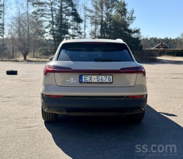 Balts Audi E-Tron 2020 Jūrmala, ar dzinēja tilpumu 0.00 L un nobraukumu 160 tūkst. km par 24900 €, foto 6 vietnē AUTOMOTO.COM.LV