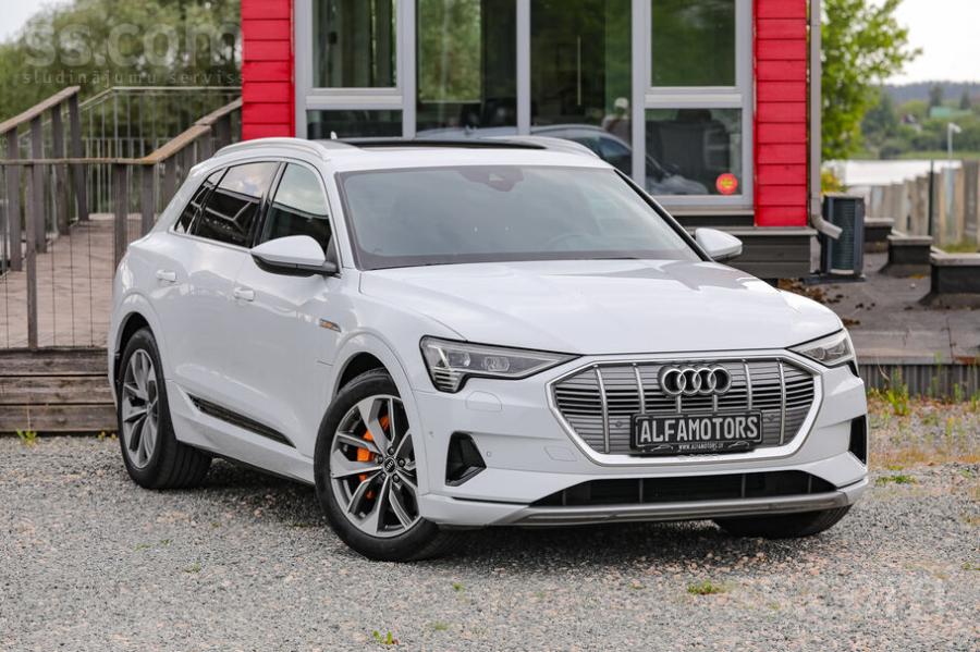 Balts Audi E-Tron 2020 Rīga, ar dzinēja tilpumu 0.00 L un nobraukumu 81 tūkst. km par 31990 €, foto 3 vietnē AUTOMOTO.COM.LV