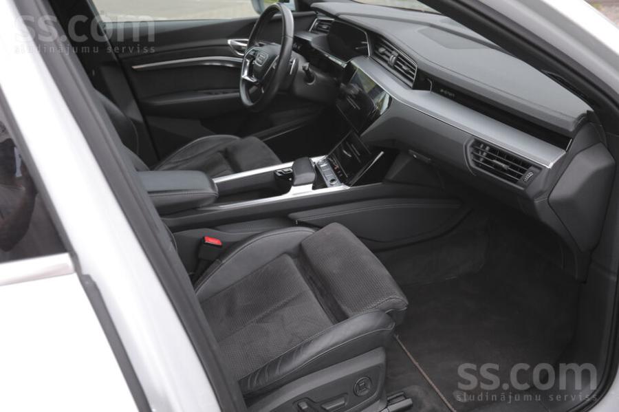 Balts Audi E-Tron 2020 Rīga, ar dzinēja tilpumu 0.00 L un nobraukumu 81 tūkst. km par 31990 €, foto 9 vietnē AUTOMOTO.COM.LV