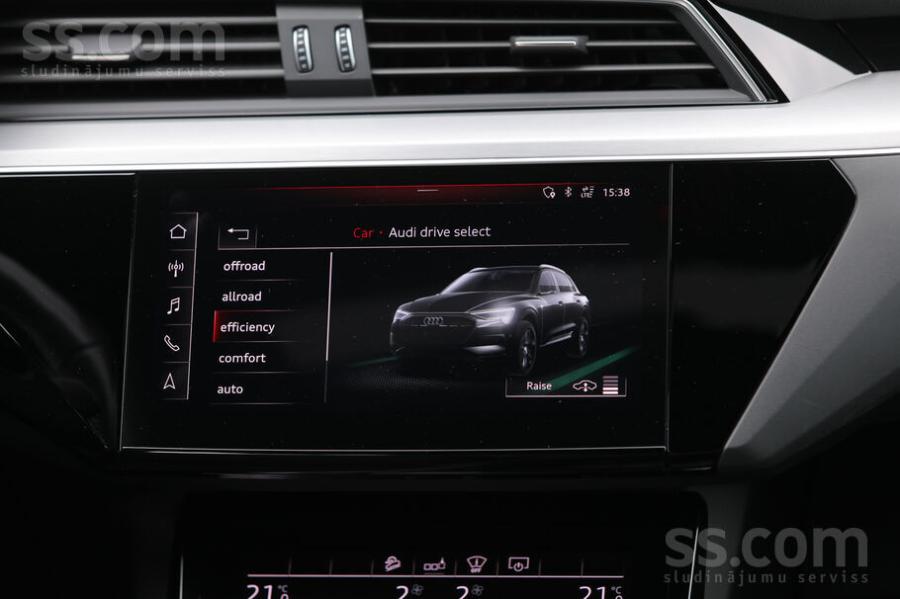 Balts Audi E-Tron 2020 Rīga, ar dzinēja tilpumu 0.00 L un nobraukumu 81 tūkst. km par 31990 €, foto 18 vietnē AUTOMOTO.COM.LV