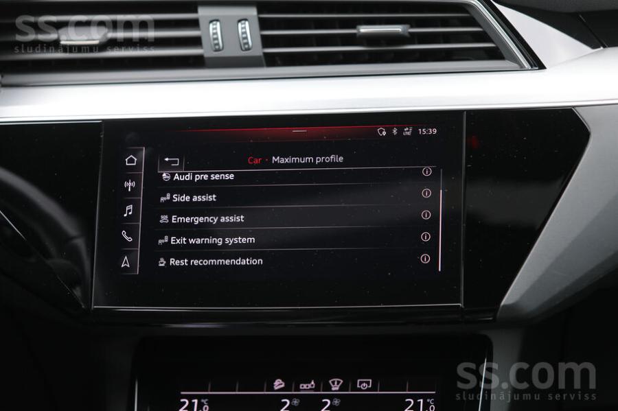 Balts Audi E-Tron 2020 Rīga, ar dzinēja tilpumu 0.00 L un nobraukumu 81 tūkst. km par 31990 €, foto 20 vietnē AUTOMOTO.COM.LV