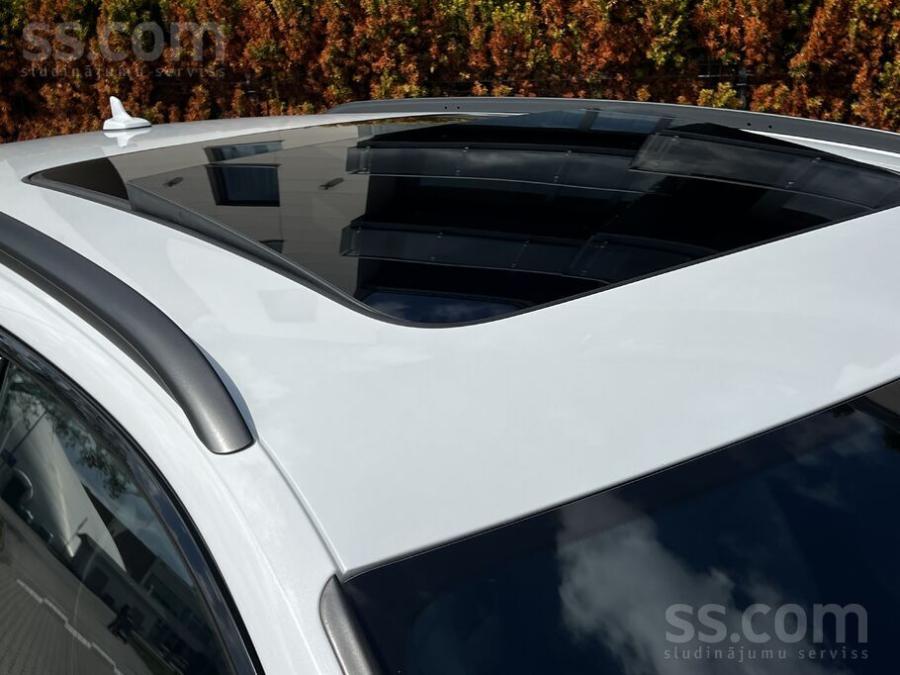 White Audi E-Tron 2020 in Riga, with an engine capacity of 0.00 L and mileage of 98 thousand km for 31900 €, photo 8 on AUTOMOTO.COM.LV