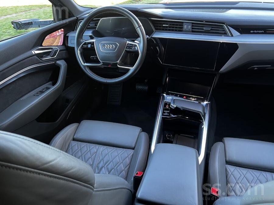 White Audi E-Tron 2020 in Riga, with an engine capacity of 0.00 L and mileage of 98 thousand km for 31900 €, photo 14 on AUTOMOTO.COM.LV