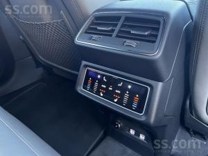 White Audi E-Tron 2020 in Riga, with an engine capacity of 0.00 L and mileage of 98 thousand km for 31900 €, photo 19 on AUTOMOTO.COM.LV