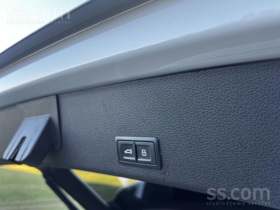 White Audi E-Tron 2020 in Riga, with an engine capacity of 0.00 L and mileage of 98 thousand km for 31900 €, photo 21 on AUTOMOTO.COM.LV