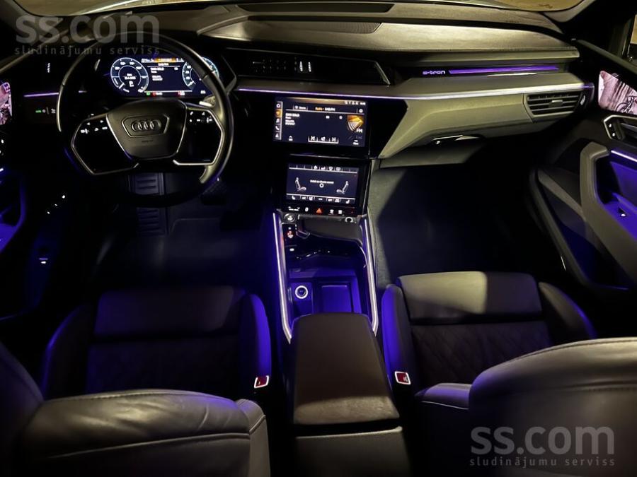White Audi E-Tron 2020 in Riga, with an engine capacity of 0.00 L and mileage of 98 thousand km for 31900 €, photo 22 on AUTOMOTO.COM.LV