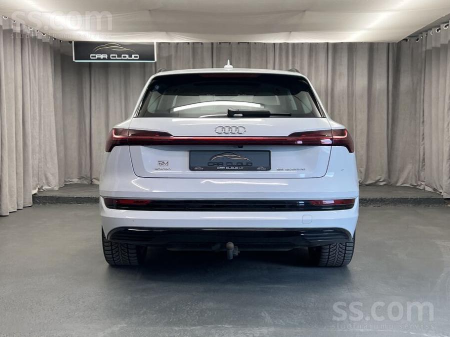 Balts Audi E-Tron 2020 Rīga, ar dzinēja tilpumu 0.00 L un nobraukumu 69 tūkst. km par 27990 €, foto 6 vietnē AUTOMOTO.COM.LV