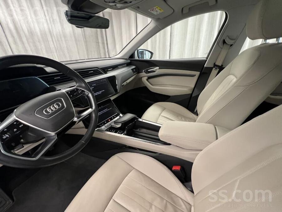 Balts Audi E-Tron 2020 Rīga, ar dzinēja tilpumu 0.00 L un nobraukumu 69 tūkst. km par 27990 €, foto 8 vietnē AUTOMOTO.COM.LV