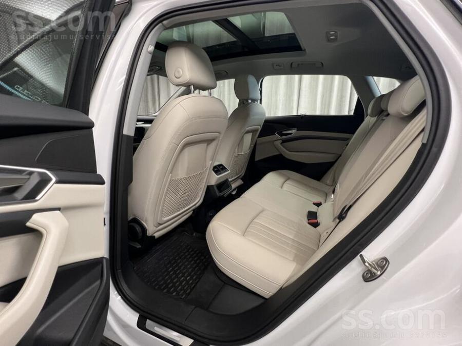 Balts Audi E-Tron 2020 Rīga, ar dzinēja tilpumu 0.00 L un nobraukumu 69 tūkst. km par 27990 €, foto 9 vietnē AUTOMOTO.COM.LV