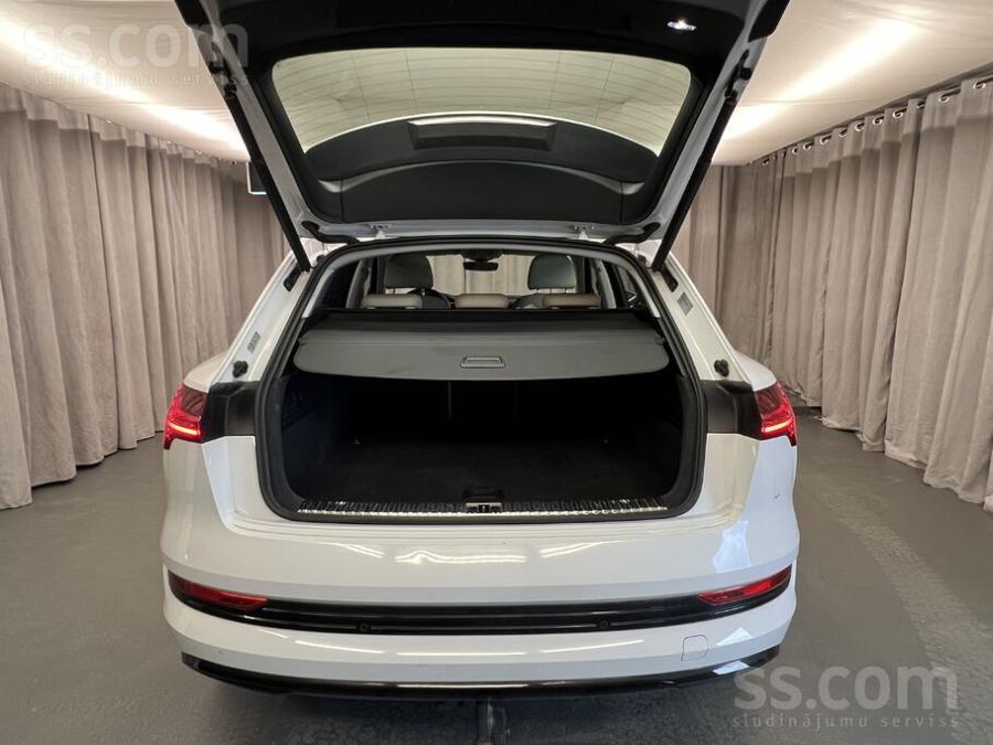 Balts Audi E-Tron 2020 Rīga, ar dzinēja tilpumu 0.00 L un nobraukumu 69 tūkst. km par 27990 €, foto 19 vietnē AUTOMOTO.COM.LV