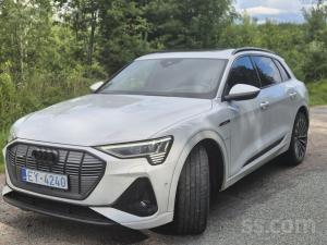 Balts Audi E-Tron 2020 Rīga, ar dzinēja tilpumu 0.00 L un nobraukumu 90 tūkst. km par 27000 €, foto  vietnē AUTOMOTO.COM.LV