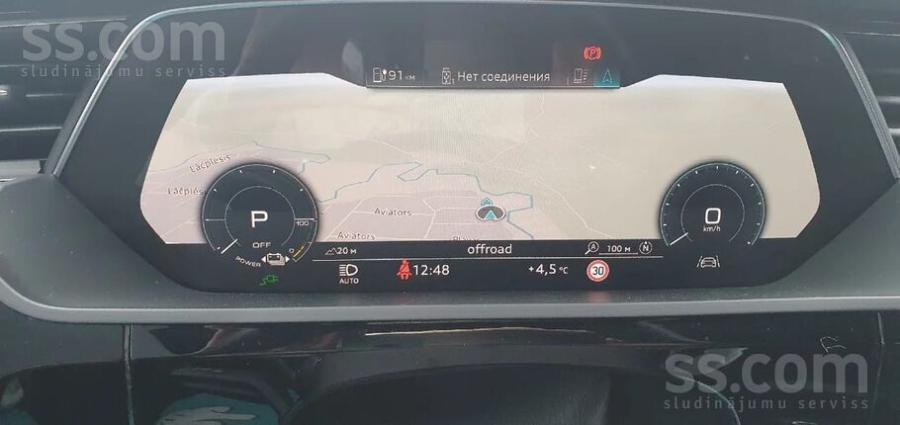 White Audi E-Tron 2020 in Riga, with an engine capacity of 0.00 L and mileage of 90 thousand km for 27000 €, photo 18 on AUTOMOTO.COM.LV