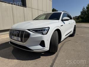 White Audi E-Tron 2020 in Riga, with an engine capacity of 0.00 L and mileage of 94 thousand km for 24900 €, photo 3 on AUTOMOTO.COM.LV