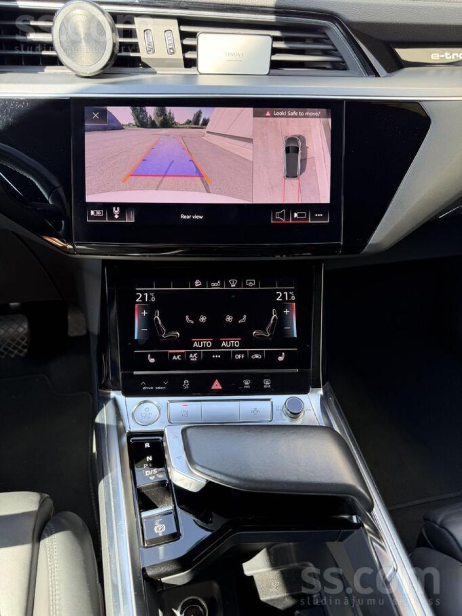White Audi E-Tron 2020 in Riga, with an engine capacity of 0.00 L and mileage of 94 thousand km for 24900 €, photo 7 on AUTOMOTO.COM.LV