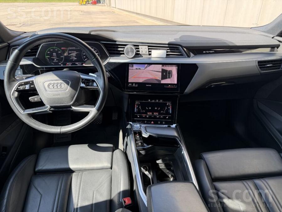 White Audi E-Tron 2020 in Riga, with an engine capacity of 0.00 L and mileage of 94 thousand km for 24900 €, photo 8 on AUTOMOTO.COM.LV