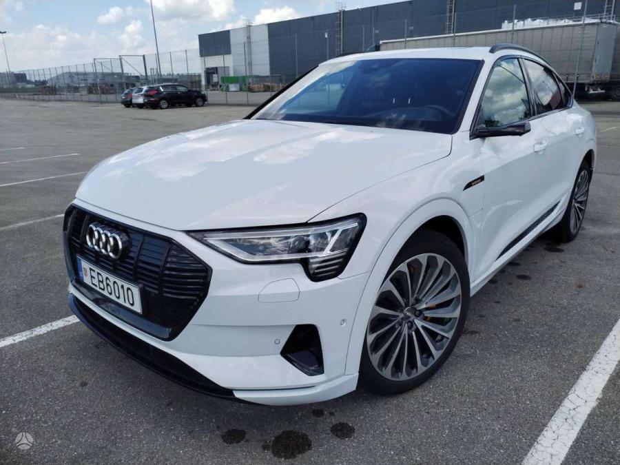 Белый Ауди E-Tron 2020 в Каунас, объемом двигателя 0.00 л и пробегом 85 тыс. км за 31500 €, фото 3 на AUTOMOTO.COM.LV
