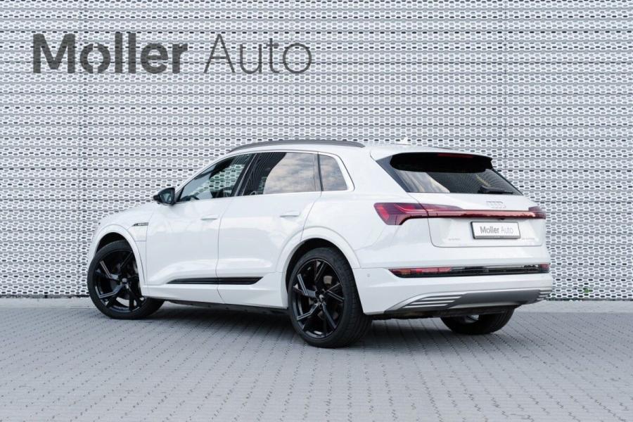White Audi E-Tron 2020 in Marupe, with an engine capacity of 0.00 L and mileage of 95 thousand km for 26700 €, photo 4 on AUTOMOTO.COM.LV