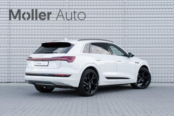 Balts Audi E-Tron 2020 Mārupe, ar dzinēja tilpumu 0.00 L un nobraukumu 95 tūkst. km par 26700 €, foto 4 vietnē AUTOMOTO.COM.LV