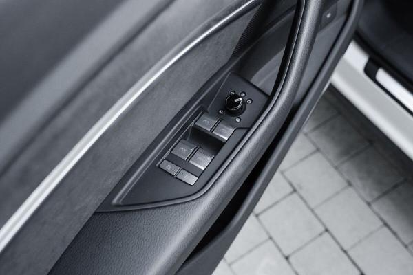 Balts Audi E-Tron 2020 Mārupe, ar dzinēja tilpumu 0.00 L un nobraukumu 95 tūkst. km par 26700 €, foto 7 vietnē AUTOMOTO.COM.LV