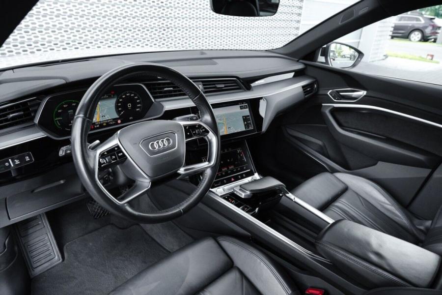 White Audi E-Tron 2020 in Marupe, with an engine capacity of 0.00 L and mileage of 95 thousand km for 26700 €, photo 12 on AUTOMOTO.COM.LV