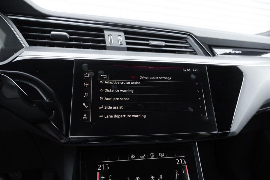 White Audi E-Tron 2020 in Marupe, with an engine capacity of 0.00 L and mileage of 95 thousand km for 26700 €, photo 25 on AUTOMOTO.COM.LV