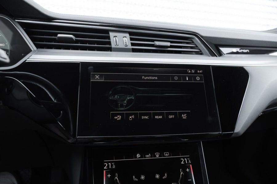White Audi E-Tron 2020 in Marupe, with an engine capacity of 0.00 L and mileage of 95 thousand km for 26700 €, photo 30 on AUTOMOTO.COM.LV