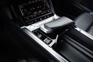 White Audi E-Tron 2020 in Marupe, with an engine capacity of 0.00 L and mileage of 95 thousand km for 26700 €, photo 34 on AUTOMOTO.COM.LV