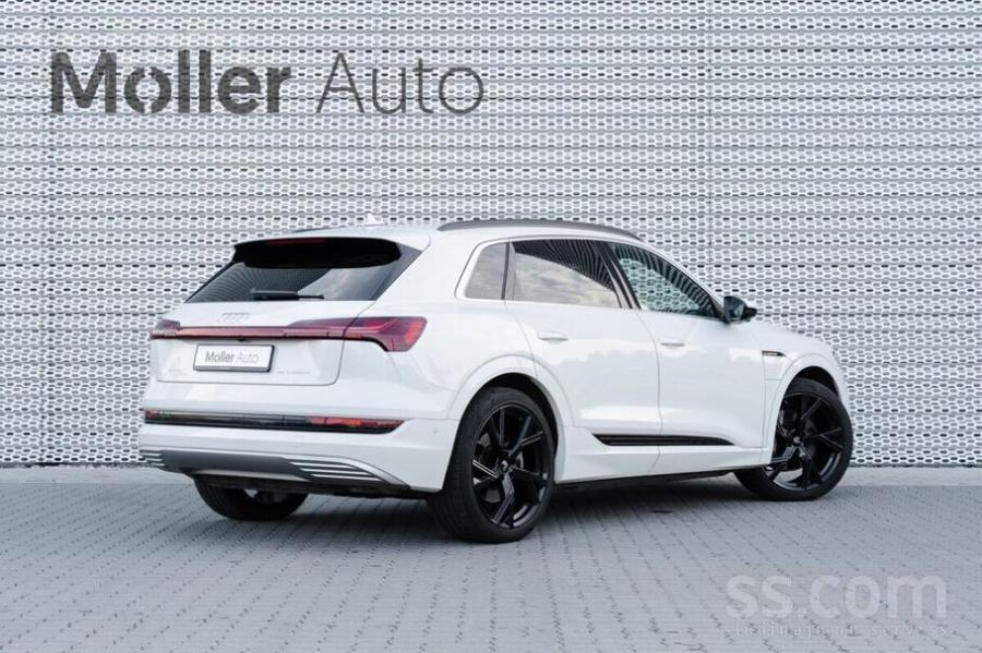 White Audi E-Tron 2020 in Riga, with an engine capacity of 0.00 L and mileage of 95 thousand km for 26700 €, photo 5 on AUTOMOTO.COM.LV