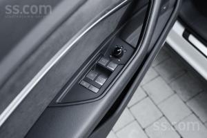 White Audi E-Tron 2020 in Riga, with an engine capacity of 0.00 L and mileage of 95 thousand km for 26700 €, photo 8 on AUTOMOTO.COM.LV