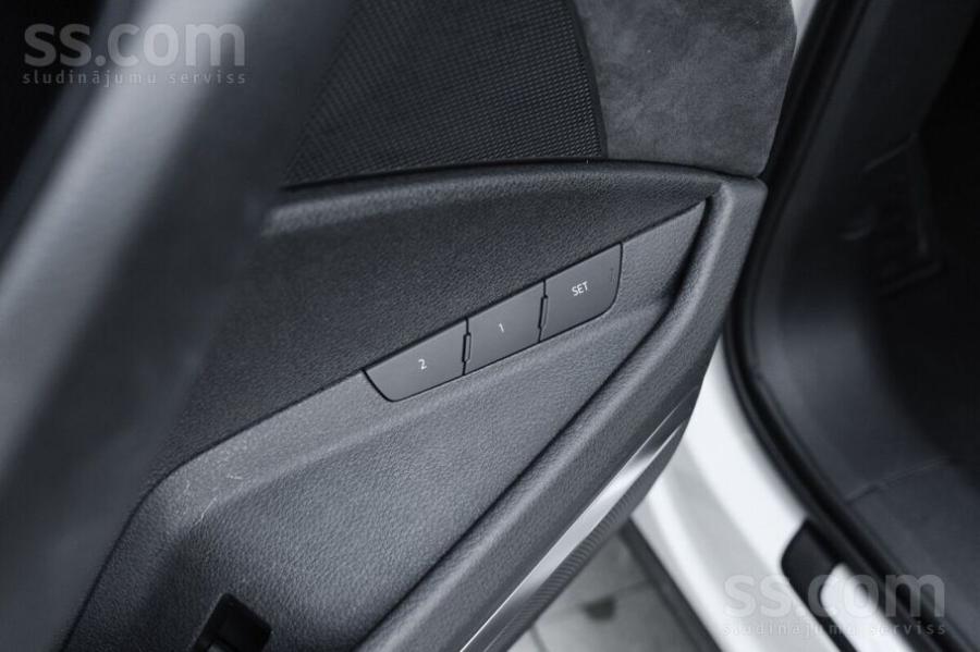 White Audi E-Tron 2020 in Riga, with an engine capacity of 0.00 L and mileage of 95 thousand km for 26700 €, photo 9 on AUTOMOTO.COM.LV