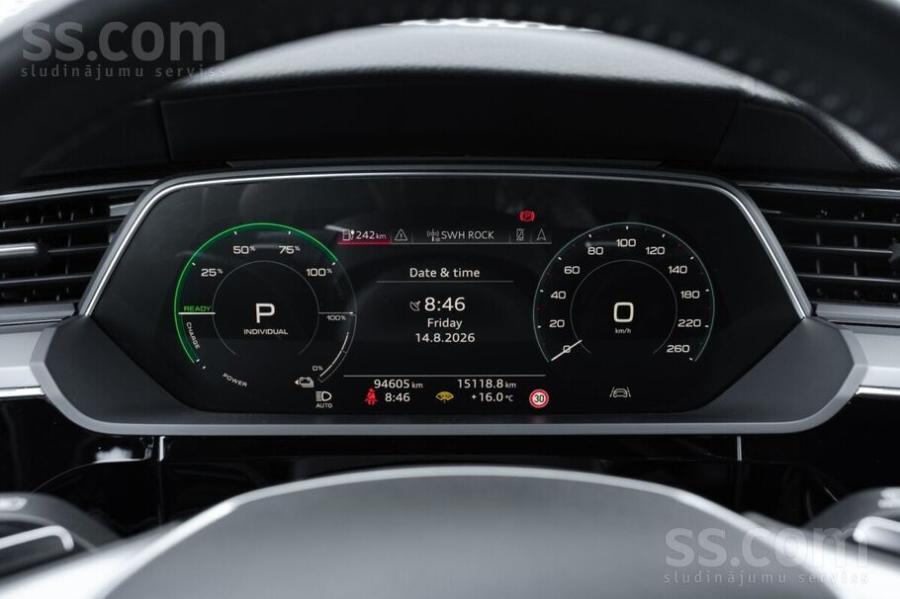 White Audi E-Tron 2020 in Riga, with an engine capacity of 0.00 L and mileage of 95 thousand km for 26700 €, photo 18 on AUTOMOTO.COM.LV