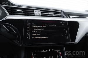 White Audi E-Tron 2020 in Riga, with an engine capacity of 0.00 L and mileage of 95 thousand km for 26700 €, photo 25 on AUTOMOTO.COM.LV