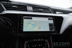 White Audi E-Tron 2020 in Riga, with an engine capacity of 0.00 L and mileage of 95 thousand km for 26700 €, photo 28 on AUTOMOTO.COM.LV