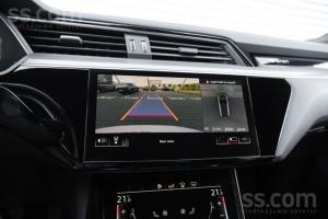White Audi E-Tron 2020 in Riga, with an engine capacity of 0.00 L and mileage of 95 thousand km for 26700 €, photo 29 on AUTOMOTO.COM.LV
